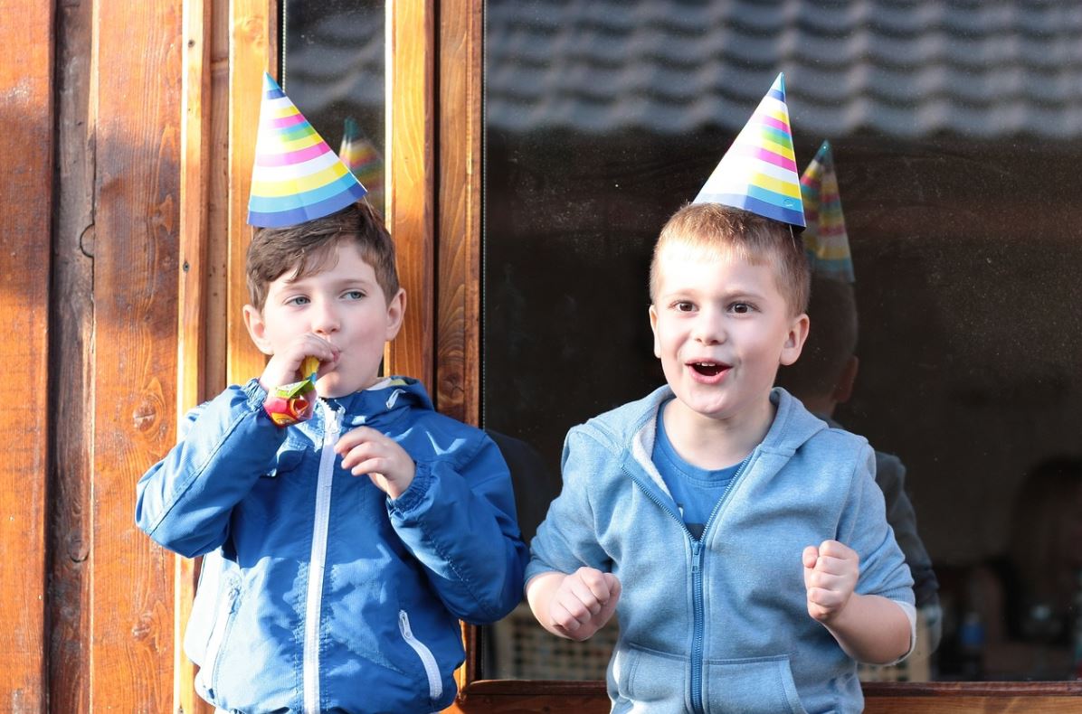 Indoor & Outdoor Kids' Party Games Guide: | Kid Power